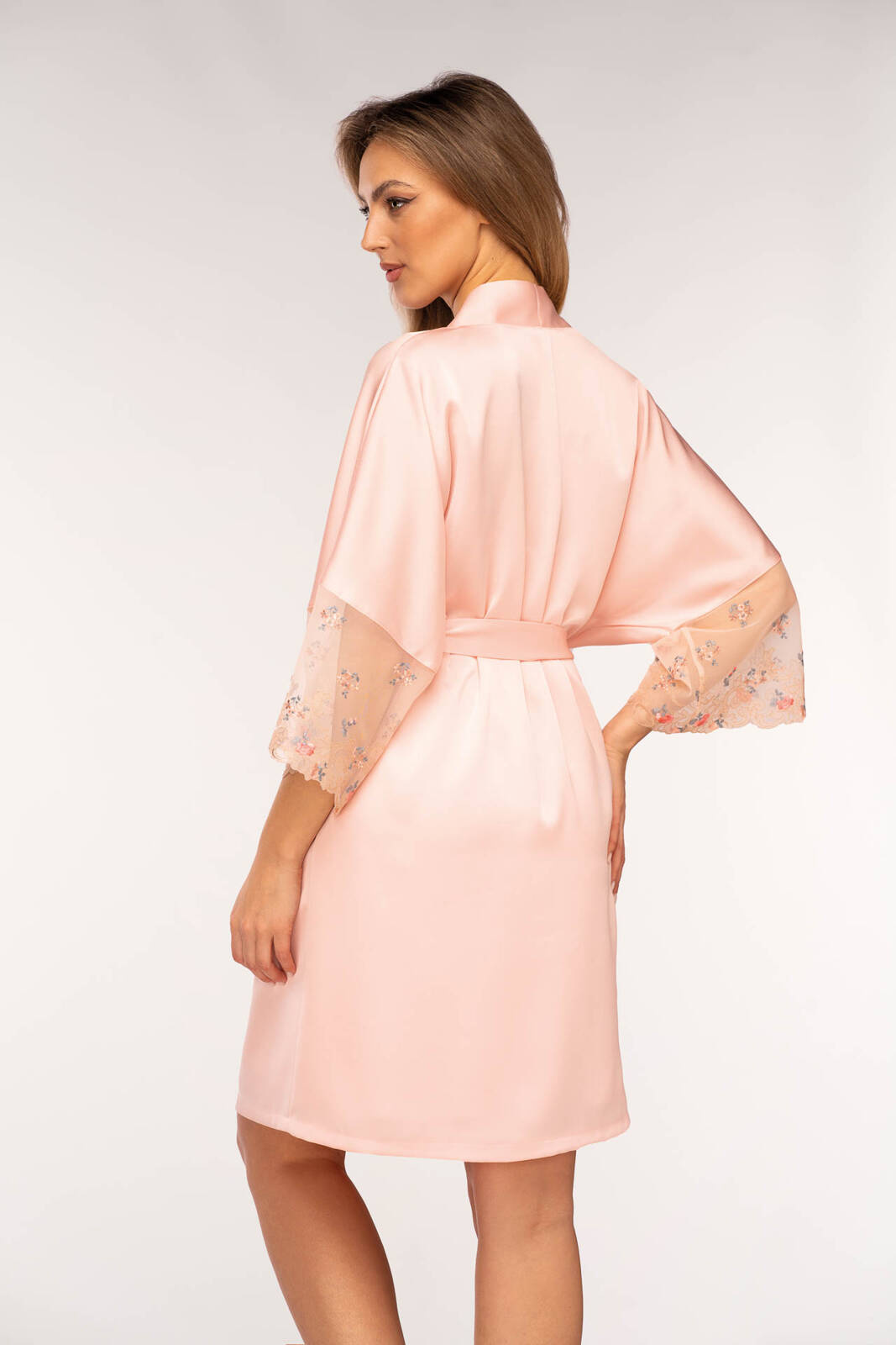 Satynowy szlafrok z koronką Unikat TASHA | Atrakcyjna